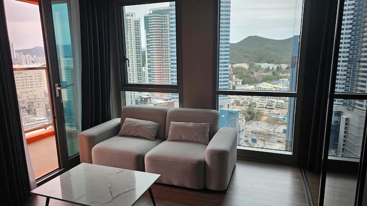 S4 2204#오션뷰#해운대역2분#해변2분#블루레인파크#무료짐보관가능#ott - Busan