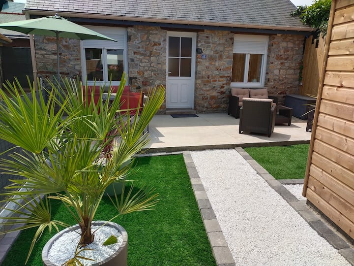 Maisonnette Atypique - Châteaubourg