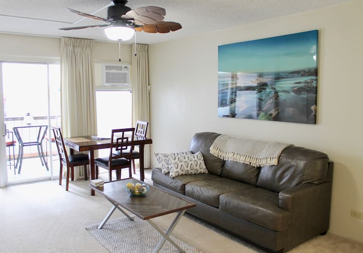 Waikiki Beach 2bedrm/2bath/2surf Boards/2supboards - Honolulu, HI