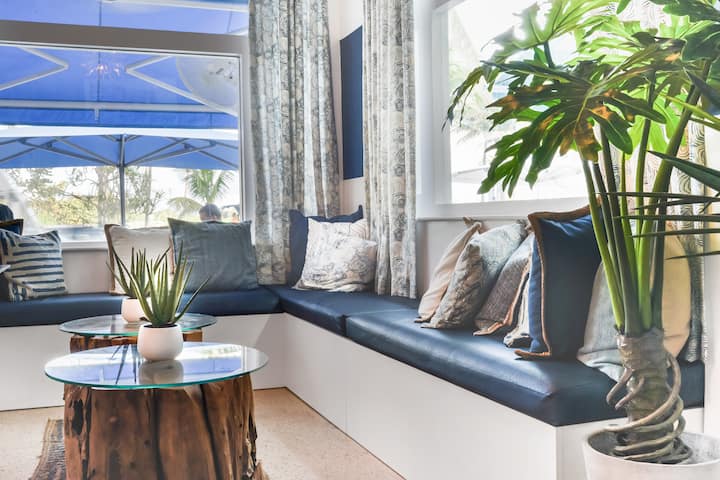 Renovated  King Bed- Beach Front - South Beach, FL