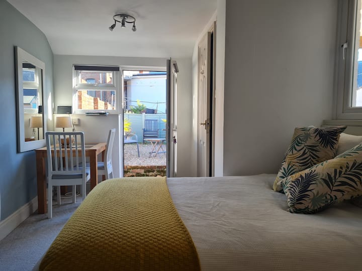 Quiet Self- Contained Studio Near Town Centre /Uni - Exeter