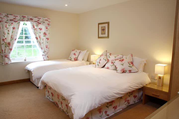 The Plough At Cadsden - Aylesbury