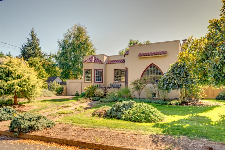 Charming Bungalow In Heart Of Town - McMinnville, OR