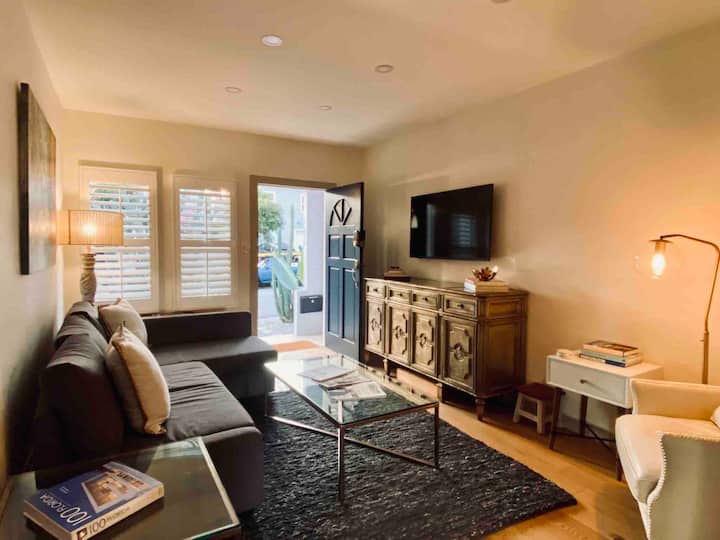 Oasis With Private Patio - West Hollywood, CA