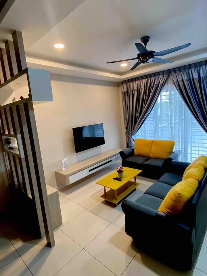 🌈 New Cozy & Stylish Homestay - Batu Pahat