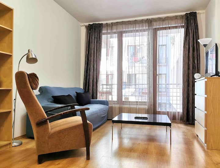 Centrally Located Apartment With A Garden View - Budapest