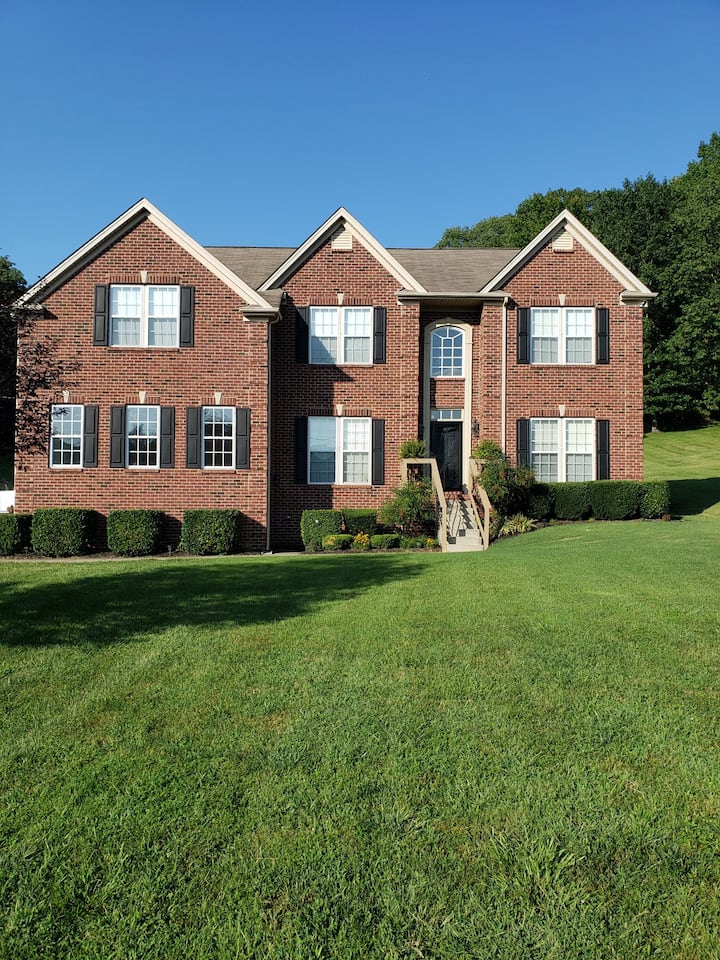 Home Away From Home (W/theater Room, Pool & Spa) - Nashville, TN