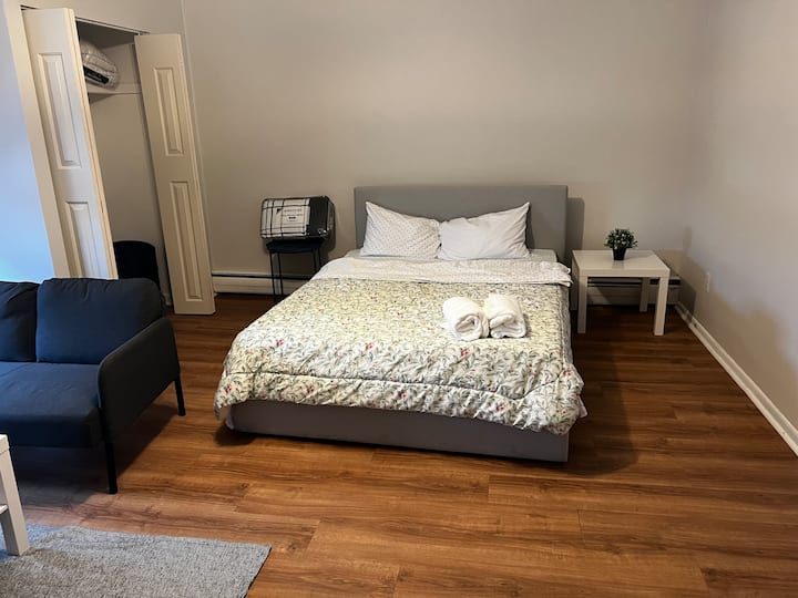 Heart Of Livonia Suite - Livonia, MI