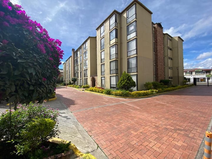 Apto Usaquen Norte 80 M2- Parking Private-chimenea - Bogota