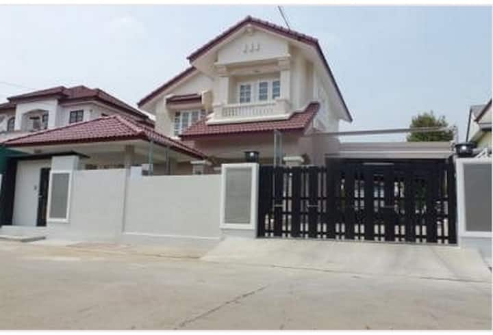 Privacy House - Bang Bua Thong District