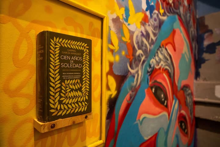 Yellow Butterflies Gabo Room - Cartagena