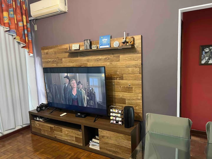 Apartamento A 5 Minutos Do Aeroporto Internacional Em Um Bairro Melhor Da Ilha ,Terceiro Em Qualidade De Vida No Rj.super Funcional. - Rio de Janeiro