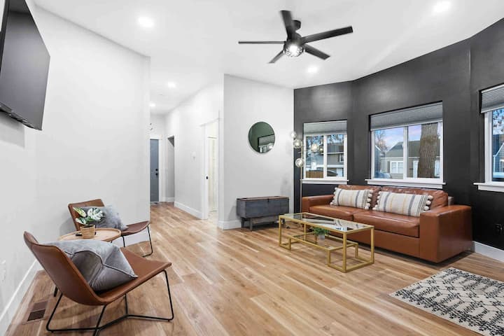 Beautifully Remodeled 100 Year Old Home Near Dt - Billings, MT