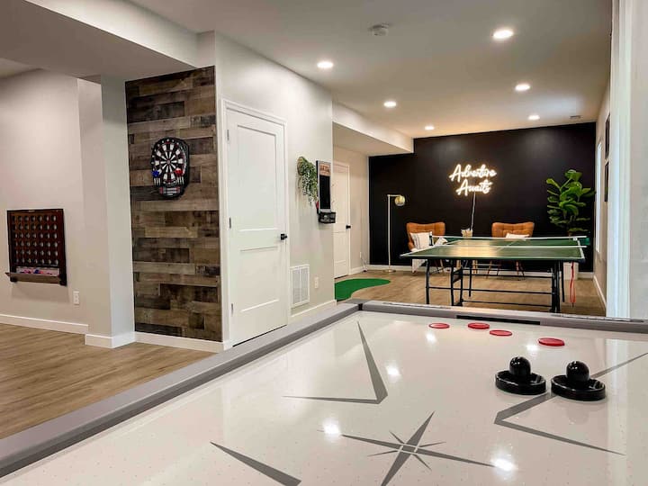 Chic Getaway W/game Room, Spa, Near Shenandoah Np - Front Royal, VA