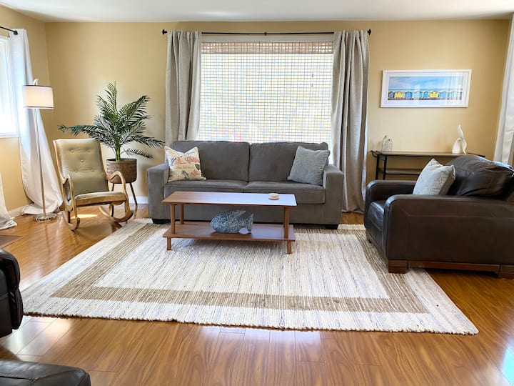 Quiet House With Large Backyard & Parking - Santa Barbara, CA