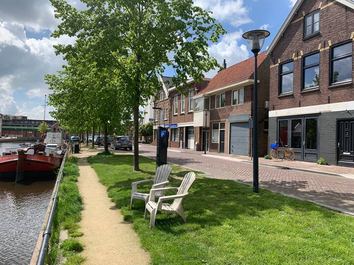 Verbouwd Pakhuis Achter Waterpoort Aan De Gracht! - Sneek