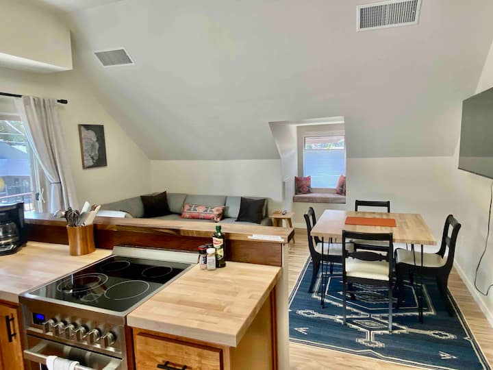 Modern | Stylish | Mt View | Downtown | Walkable - Mount Shasta, CA