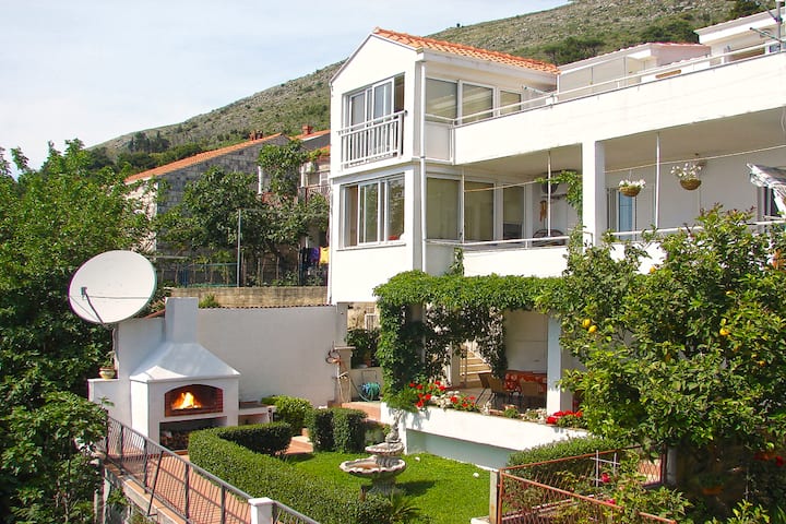 Rock Palace Apartment Midnight Lady - Dubrovnik