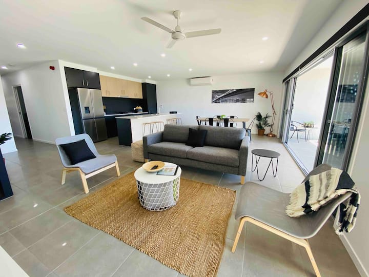 Flinders Lane. 3 Bed / 3 Bath / 2 Car - Maroochydore