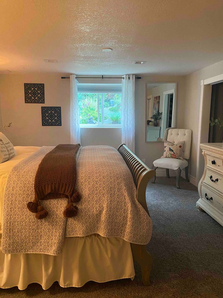 Spacious, Renovated Lower Level Floor To Yourself! - Littleton, CO