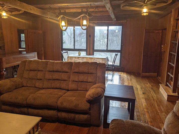Evergreen Hideaway - Buchanan State Forest, Clearville