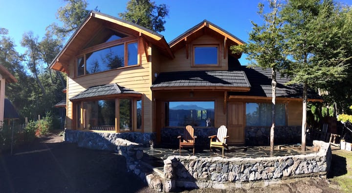 Amazing House Overlooking The Lake - Villa La Angostura