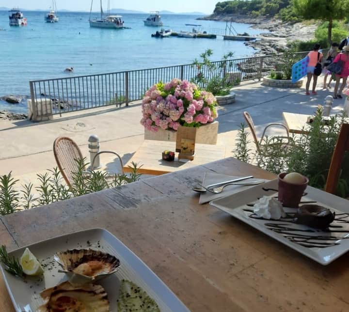 Murter Two Bedroom Apartment With Bbq - Tisno