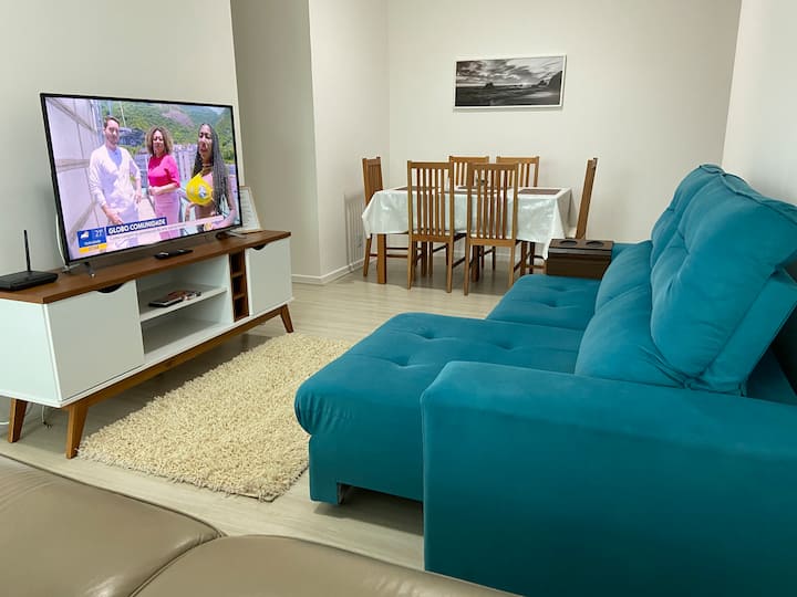 Prédio Com Piscina E áRea De Lazer. Porteiro 24 Hs - Cabo Frio