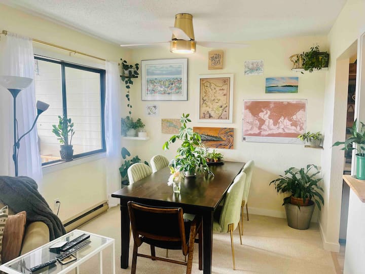 Ocean-view Oasis - Victoria