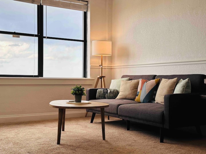 Lofty Downtown Pad With High Rise Views - Jacksonville, FL