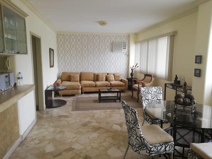 Cómoda Suite Planta Baja De Alquiler - Guayaquil