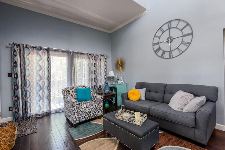 Central To Town, On Golf Course With Pool - Scottsdale, AZ