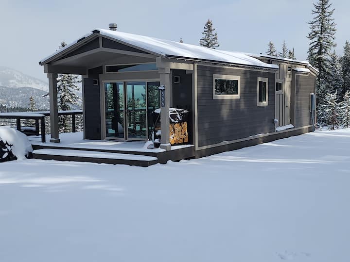 Deer Friends Cabin, Sauna & Snowshoe - Big Sky, MT