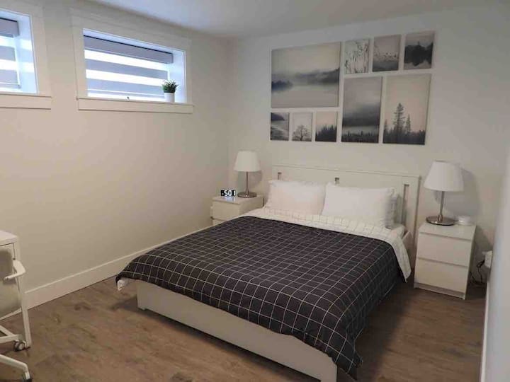 Cozy Modern 2-bedroom Private Suite - Vancouver