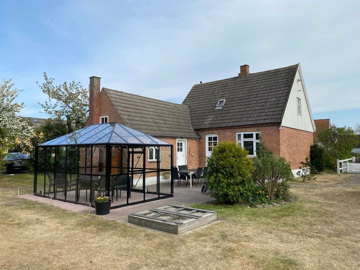 Hus Til 8 I Hjertet Af Snogebæk - Bornholm