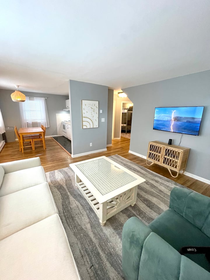 2 Min Walk To Beach! Fresh 2br/1ba - Free Parking - Dewey Beach, DE