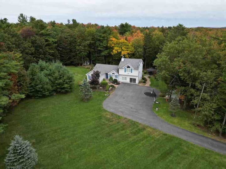 5 Br Beautiful & Cozy Vacation  Home Hot Tub+games - Kalahari Indoor Waterpark, Pocono Manor