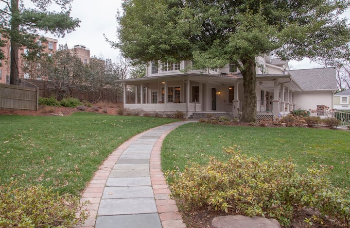 1600 Sq Ft Luxury Duplex In Downtown Silver Spring - Silver Spring, MD