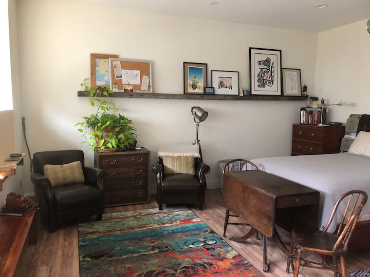 Manayunk Tiny Home_close To It All_converted Store - Pennsylvania
