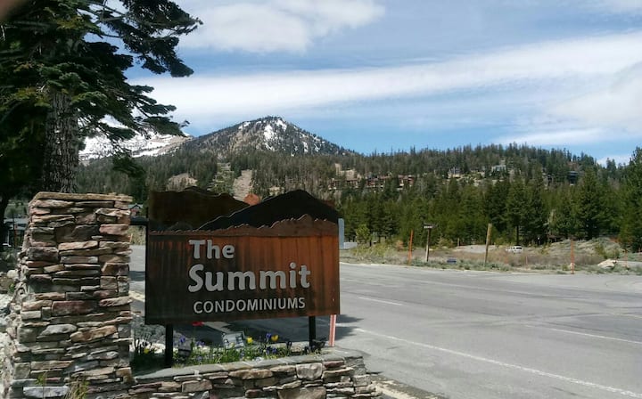 Cozy Summit 1 Bedroom Condo @ Eagle Lodge! - Mammoth Lakes, CA