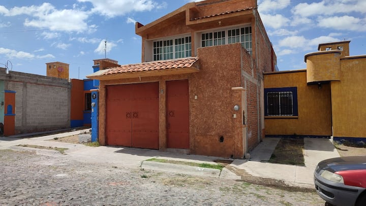 Casa Jardines 4 Recamaras 3 Baño - San Juan del Río