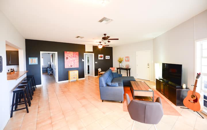 Poinsettia On Seven Mile Beach - Cayman Islands