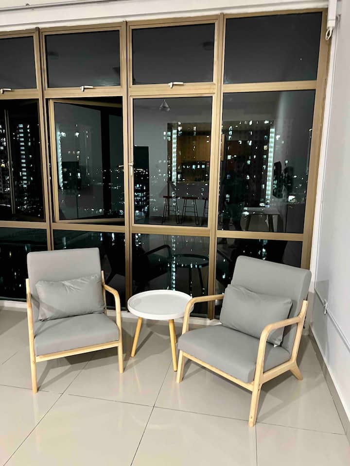 Palazio/austin/jb/lakeview Luxury Living /600mbps - Johor Bahru