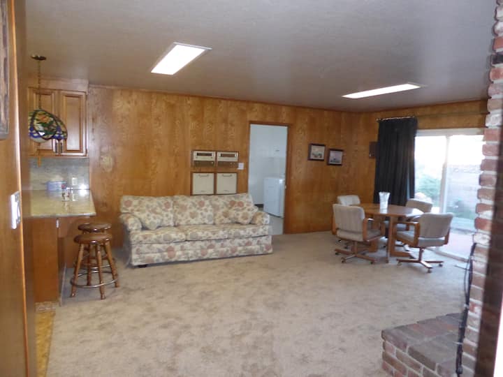 Convenient Location-sf Bay Area Home For Travelers - San Leandro, CA