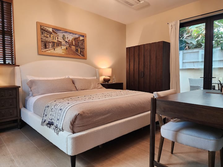 Jackson's Boutique Lux Patio Room - Culver City