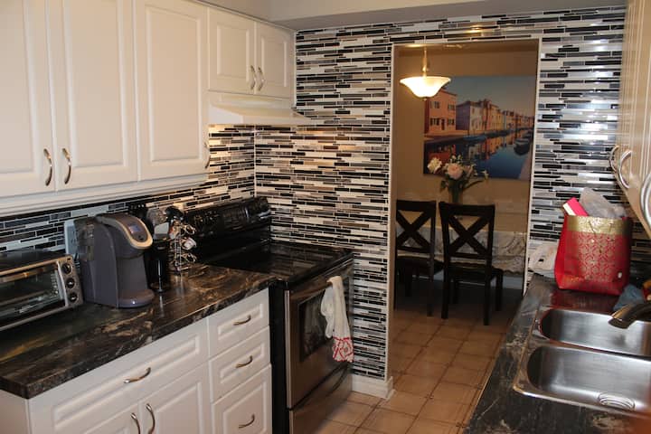 Spacious Furnished Apartment In Mississauga - Mississauga
