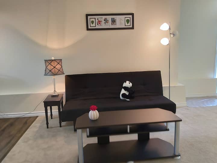 Clean & Cozy Maple Tree Suite - New Westminster