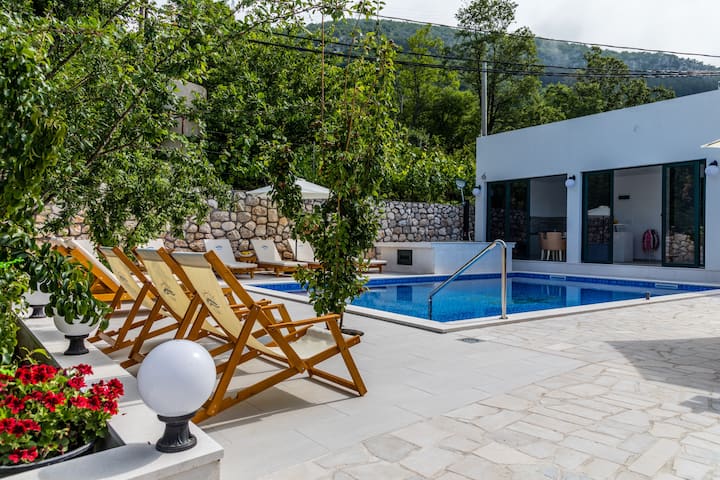 Villa Alt Braic With Swimming Pool And Sea View - Montenegro