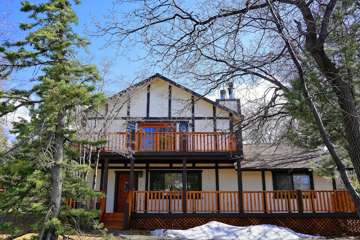 Charming Newly Remodeled Cabin W/rusitc Interior - シュガーローフ, CA