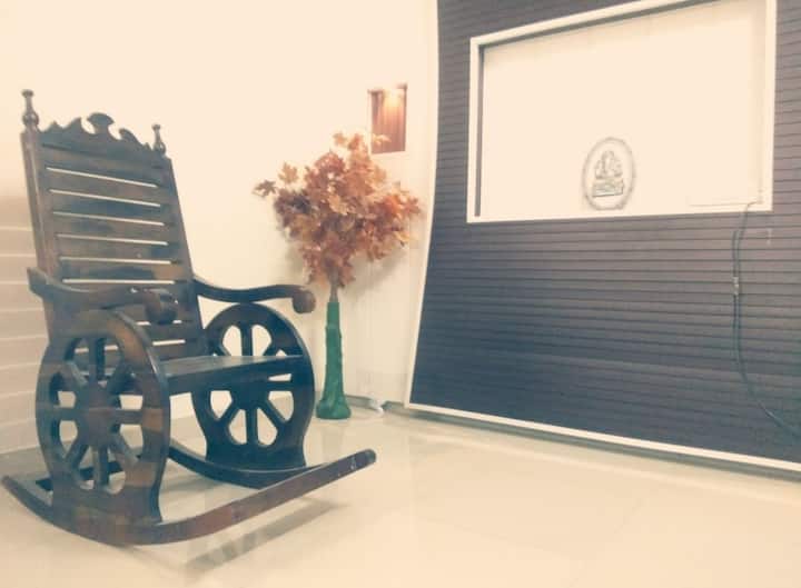 Midtown Stays#1, 1 Big Hall Room At Best Price - Kanpur